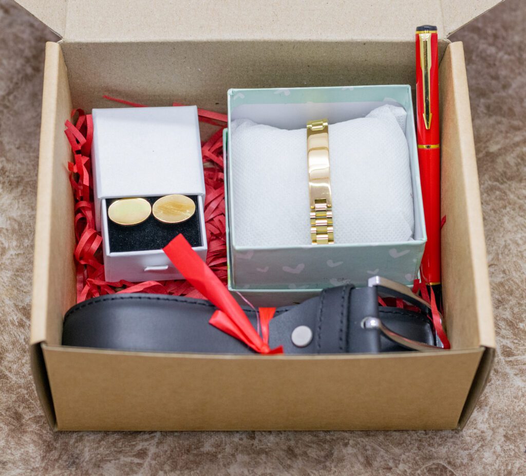 Men Executive Gift Package Leather Belt, Gold Bracelet And Cufflinks ...